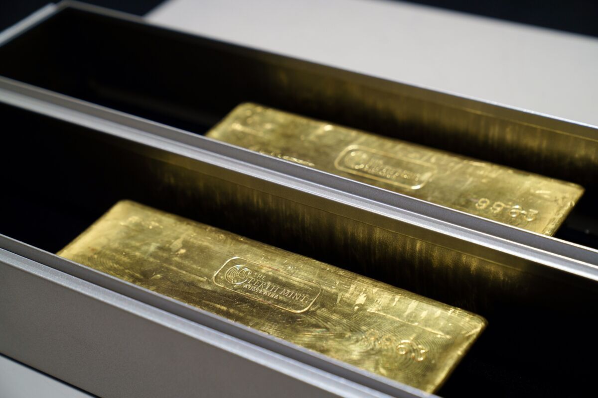 Gold Is Worth More in New York - Bloomberg