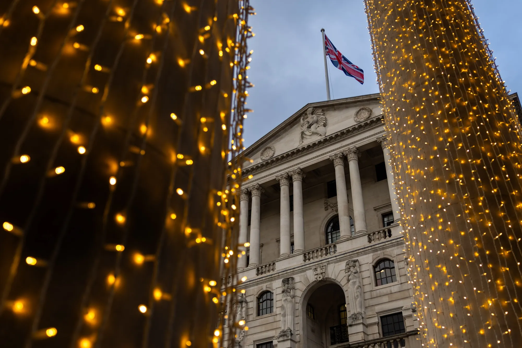 Investors Polled by BOE See 50-50 Chance of Rates at 3% or Below ...