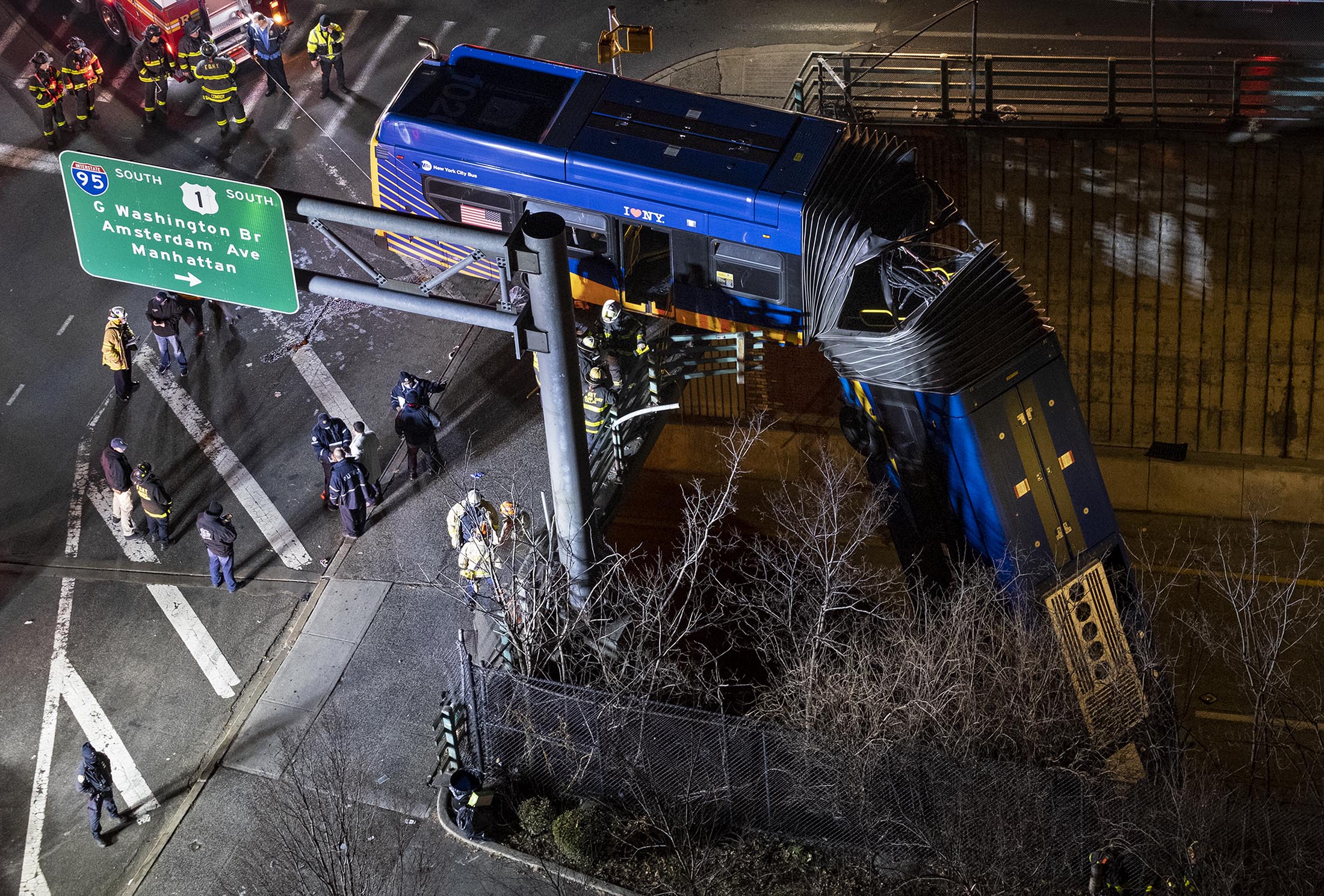 New York City Bus Dramatically Plunges Off Bridge Driver Passengers New York City Bus Dramatically Plunges Off Bridge Driver Passengers