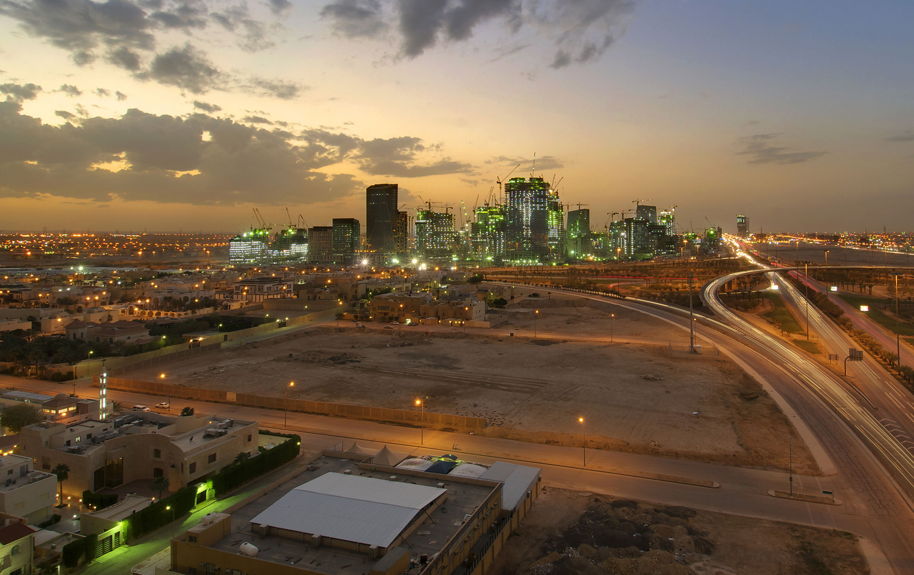 What’s Happening in the World Economy: More Women Find Work in Saudi ...