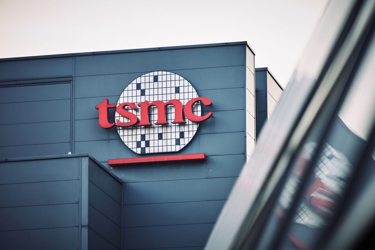 US Investors Pay Biggest Premium for TSMC Shares in Two Months - Bloomberg
