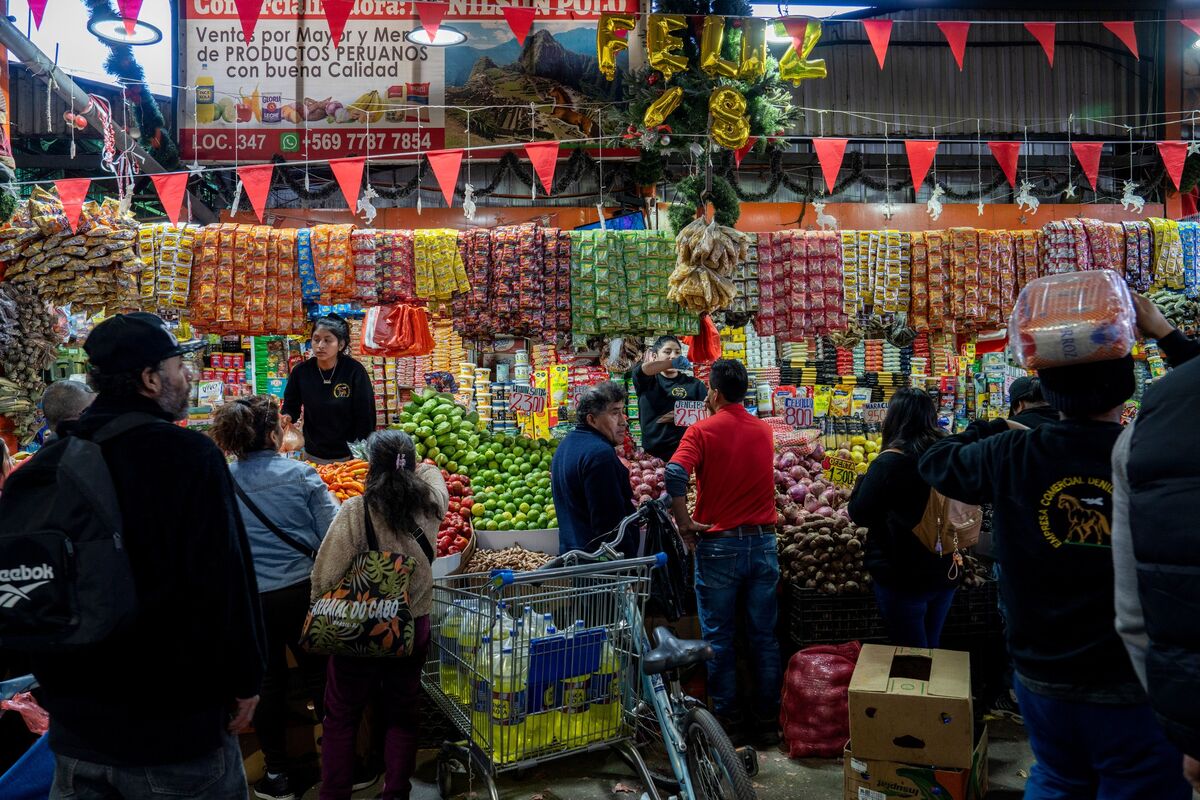 Chile Consumer Prices Rise More Than Forecast - Bloomberg