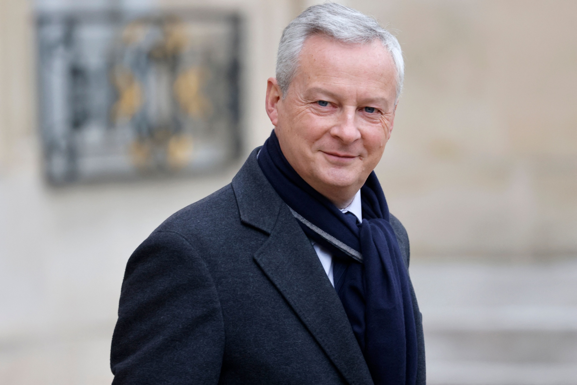 France’s Le Maire Expects Lawmaker Majority for Pension Reform - Bloomberg