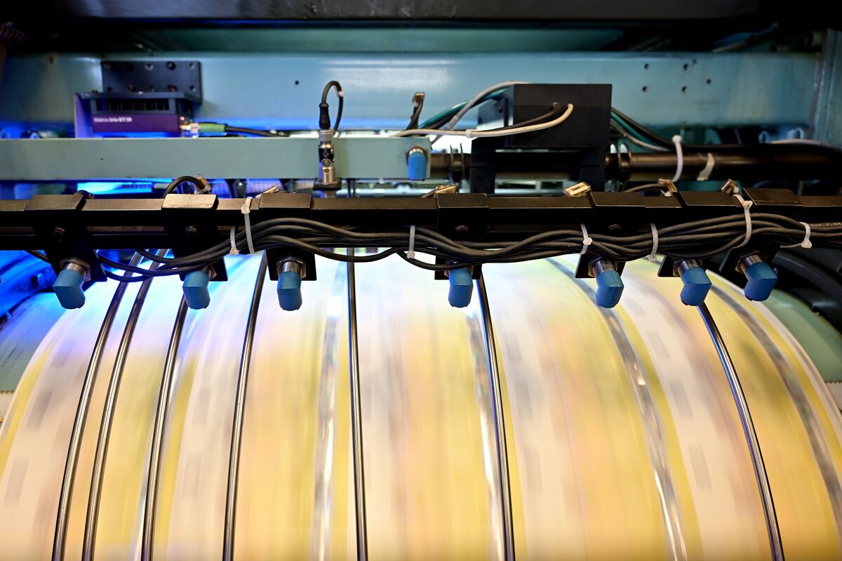 World's Biggest Banknote Maker De La Rue Is Running Out of Money ...