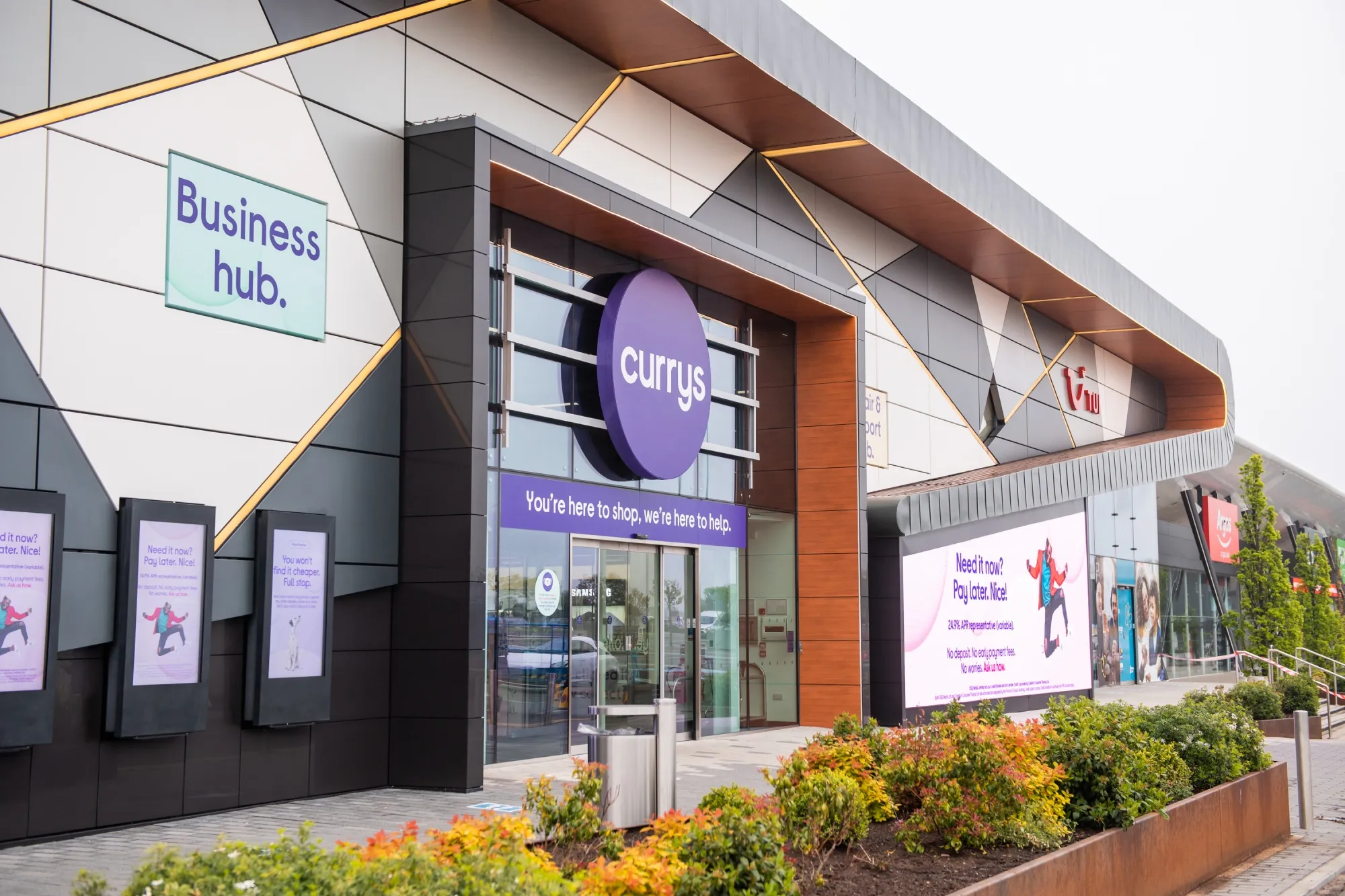 Currys Says It Rejected 62 Pence/Share Offer From Elliott - Bloomberg