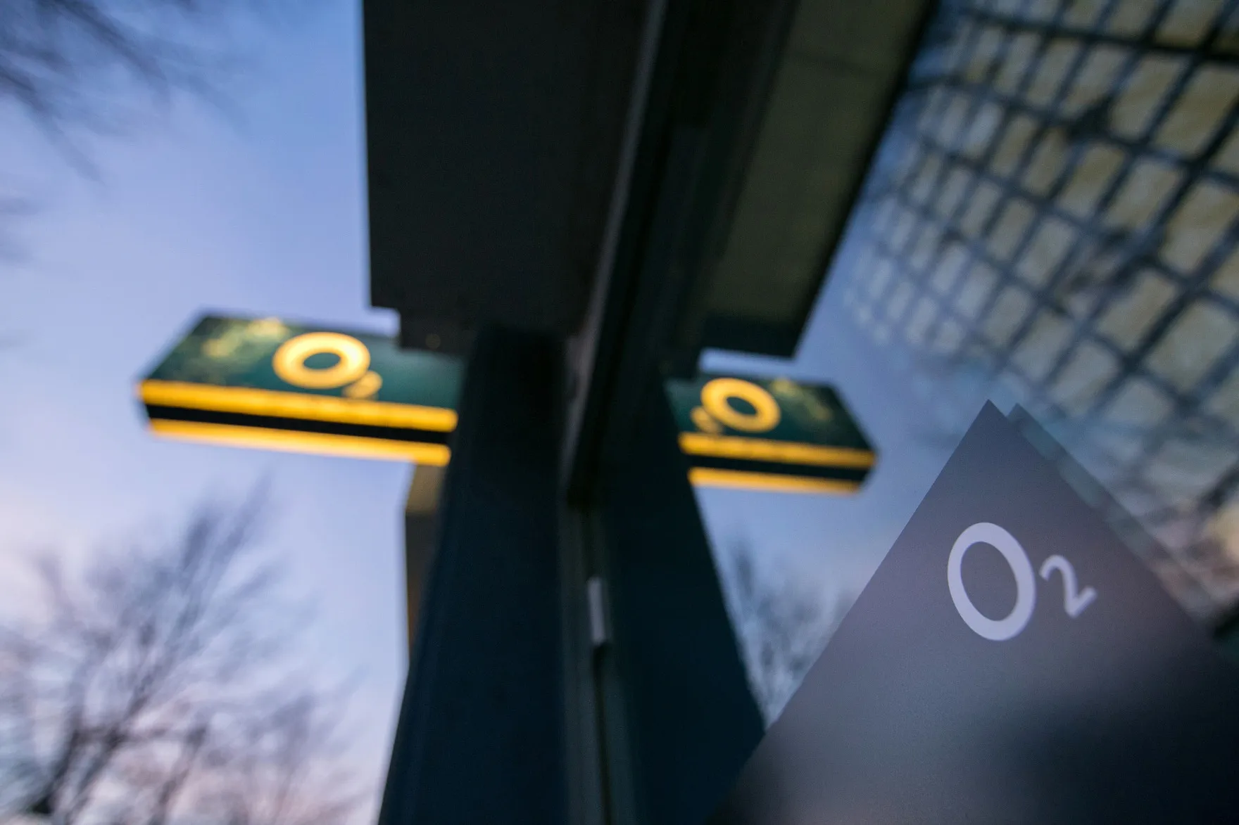 O2's All-Day Outage Caused Havoc in Ways Many Didn't Expect - Bloomberg