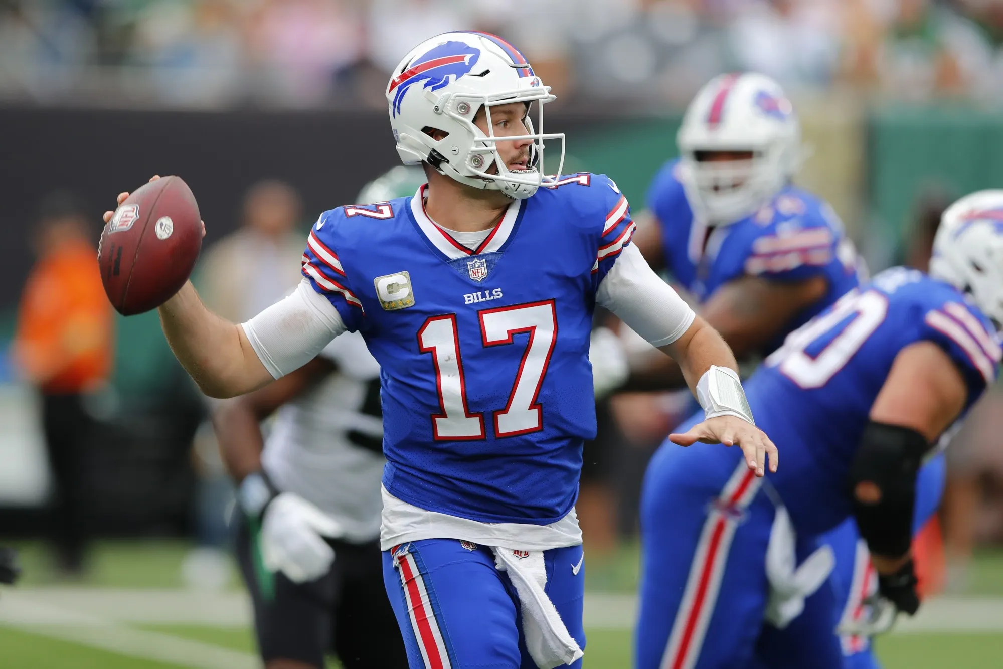 Bills QB Allen's Status Uncertain With Throwing Elbow Injury - Bloomberg