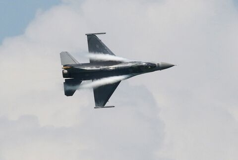 U.S. Formalizes F-16 Jet Sale to Taiwan With China Tensions High ...
