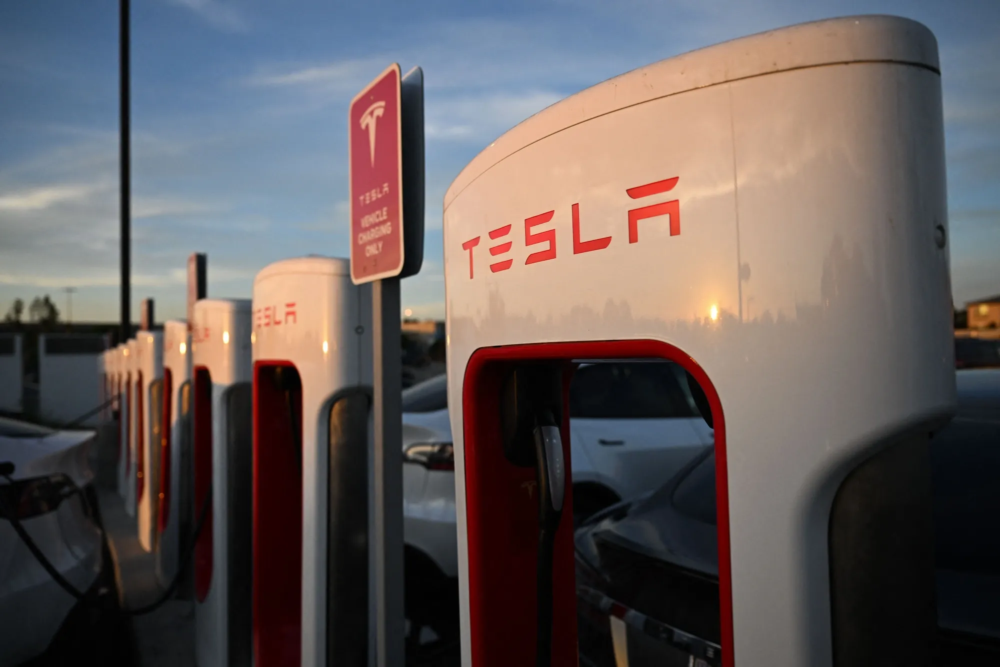 Tesla’s Record Run of Gains Drives $200 Billion Jump in Value (TSLA ...