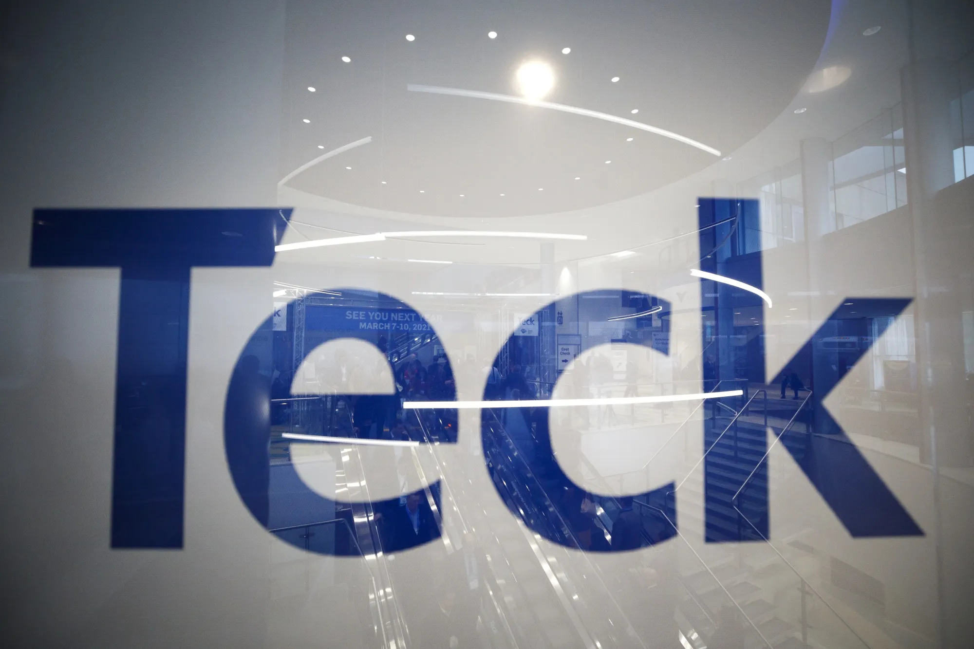 Teck vuelve a elevar costo de emblemática mina de cobre en Chile ...