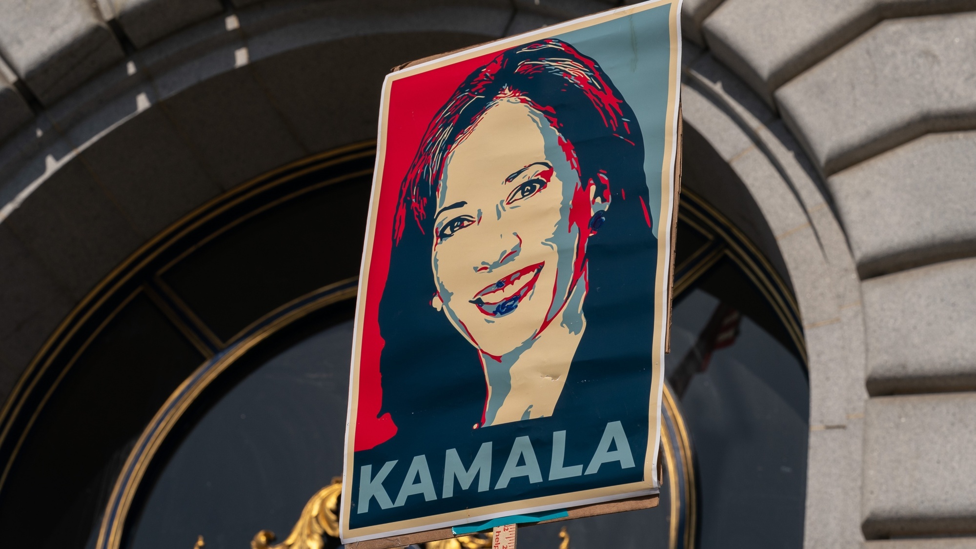 Watch Kamala Harris Gets Celebrity Endorsements, Inspires Memes - Bloomberg