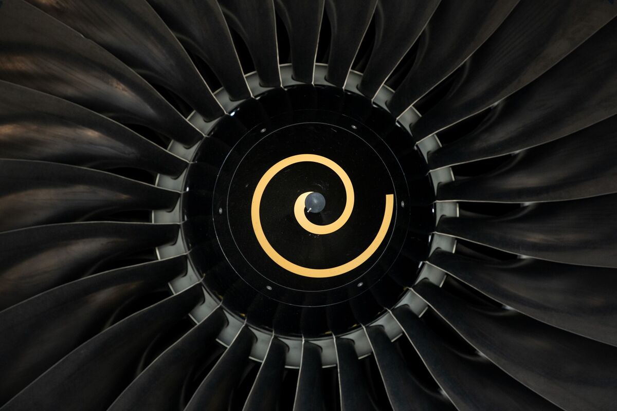 Rolls-Royce (LON:RR) Stock Is Free of Sell Ratings for First Time in 17 ...