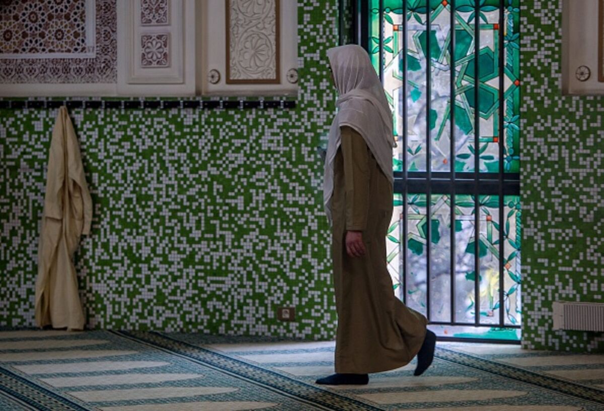 Treat a Muslim Better, Hurt the Islamic State - Bloomberg