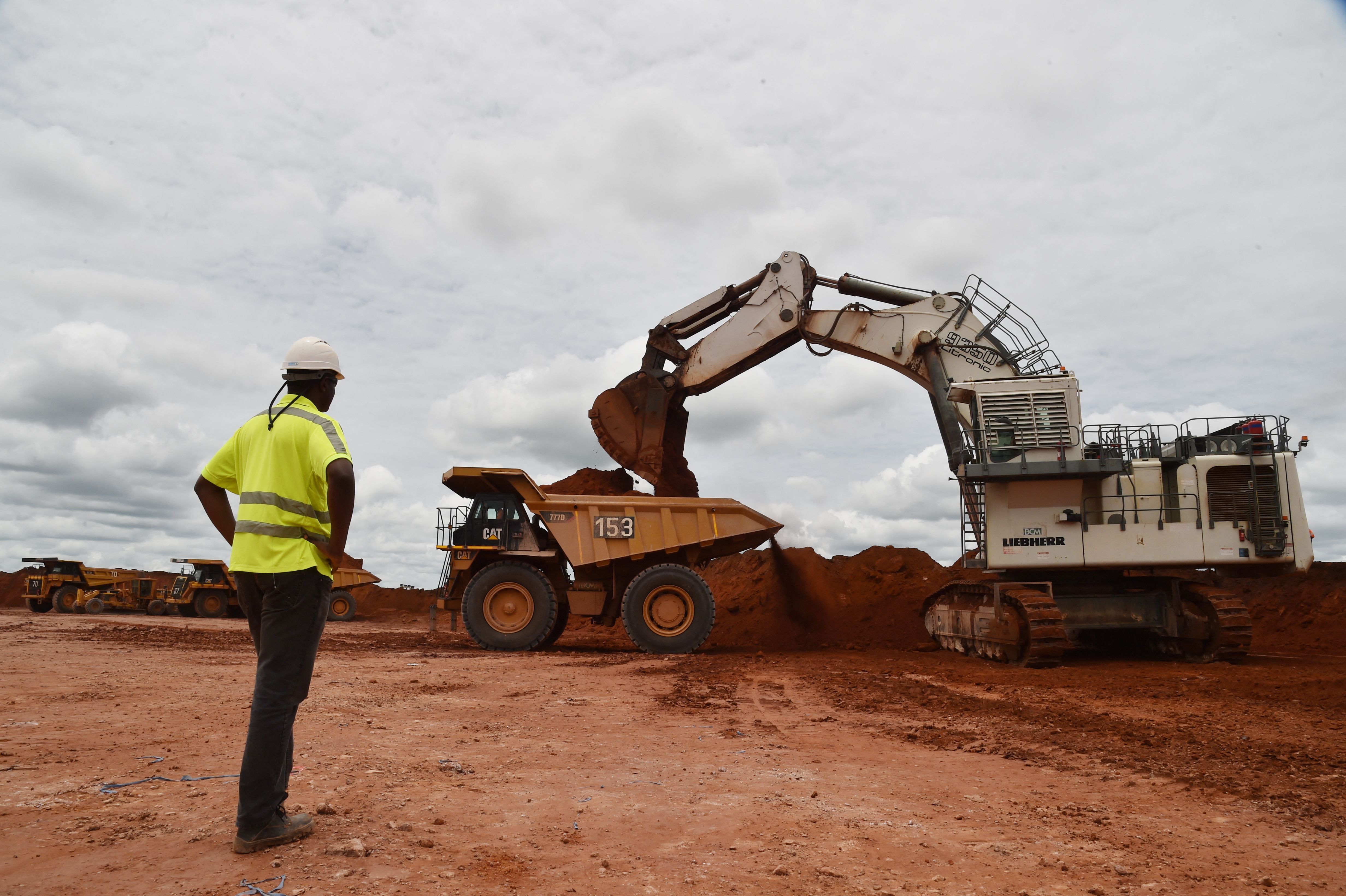 Endeavour Says Work at Burkina Faso Gold Mine Resumes After Workers End ...
