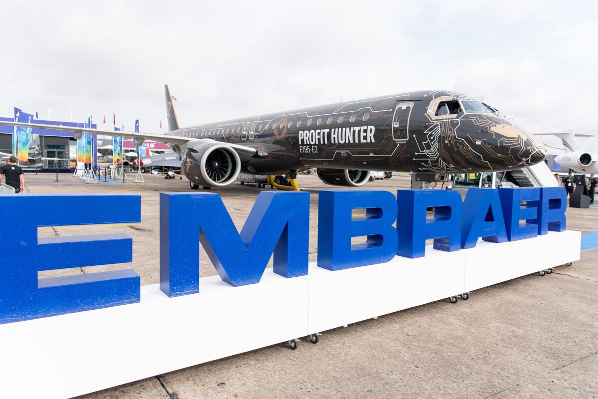 Embraer Returns to Investment-Grade Status After Four Years - Bloomberg