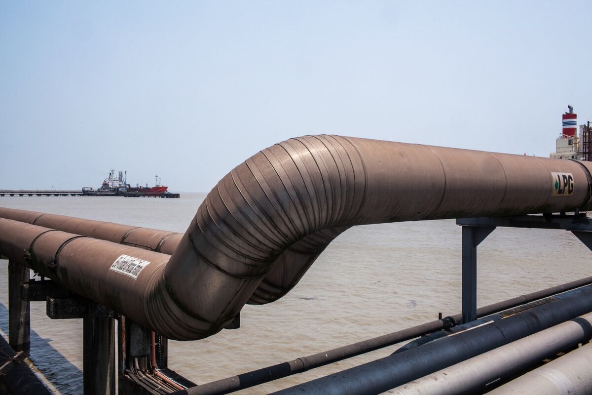 Indian LNG Buyers Embrace US Benchmark to Balance Volatility - Bloomberg