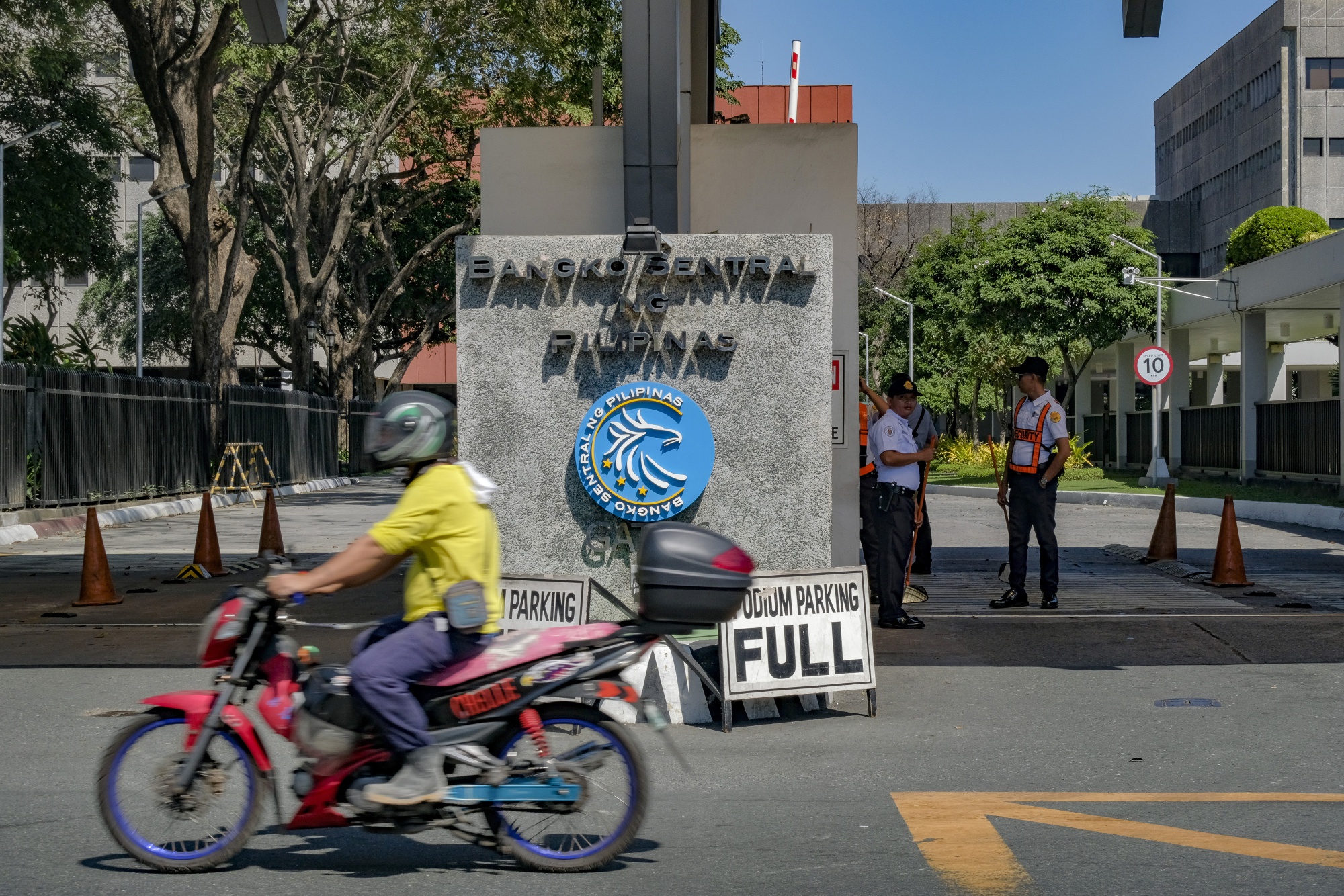 Philippines to Hold Rates as Inflation in Focus: Decision Guide - Bloomberg