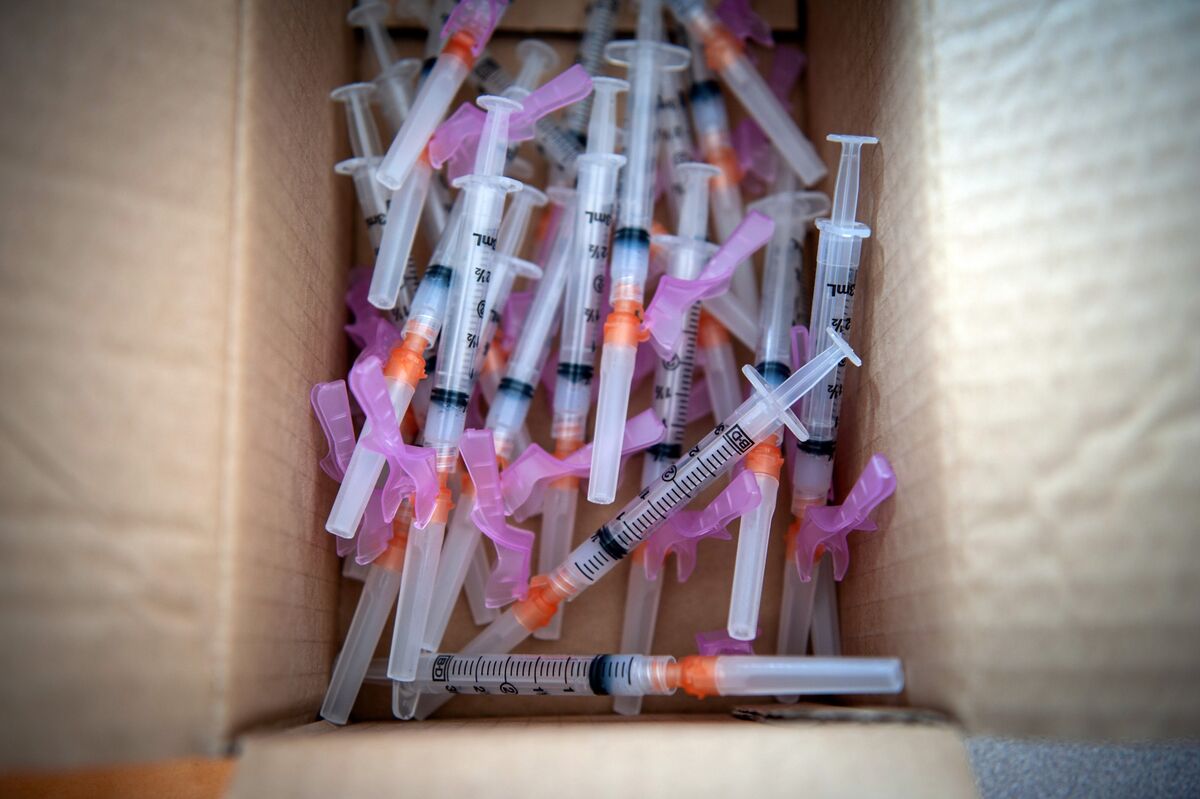 California Says Moderna Vaccine Lot Linked to Allergic Reactions OK to ...