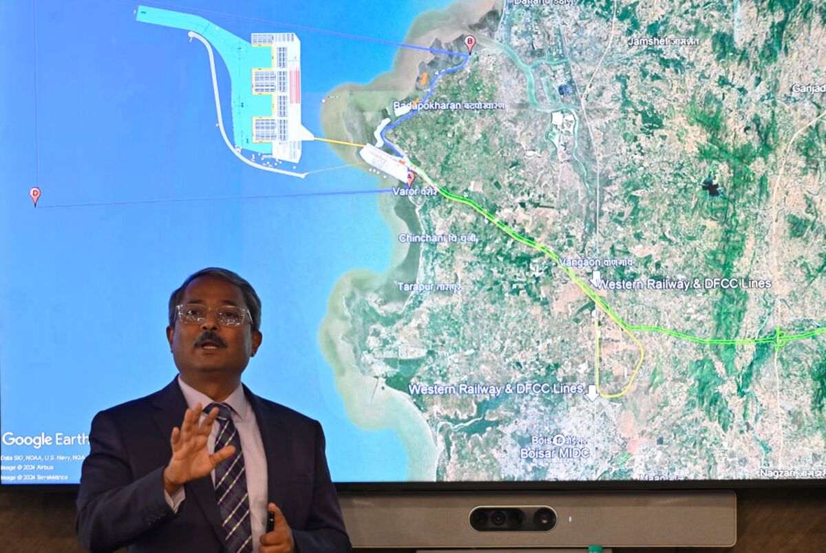 India’s Largest Port in the Making to Raise $3.5 Billion Debt - Bloomberg