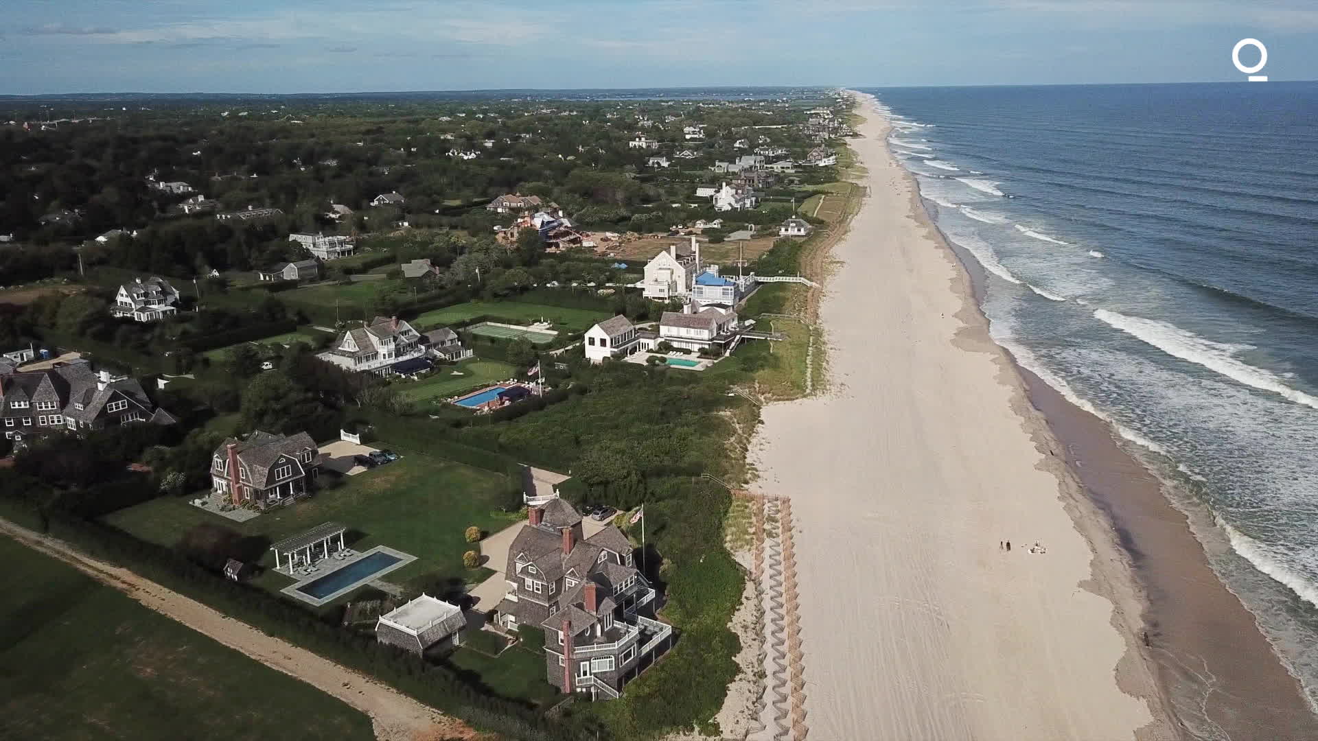 Watch The Perfect Hamptons Weekend Trip - Bloomberg