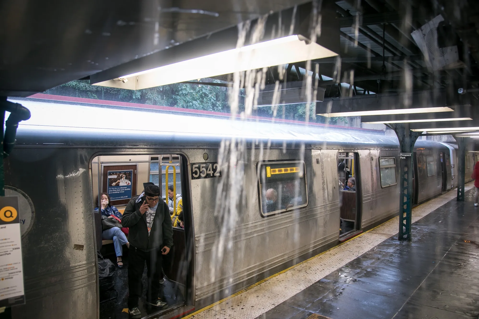 The Aging NYC Subway Is Big And Complicated. So Is Its Debt - Bloomberg