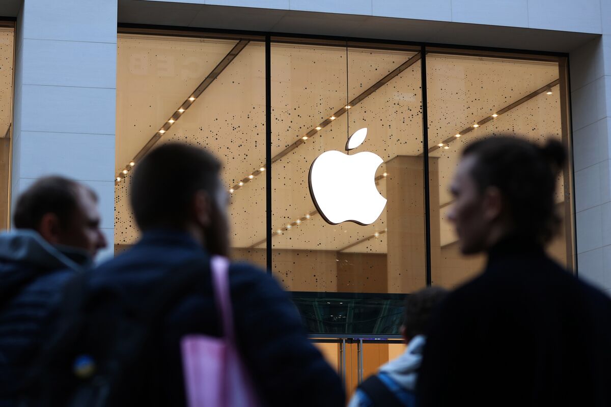 Apple's $110 Billion Stock Buyback Plan Is Biggest Ever in US History ...
