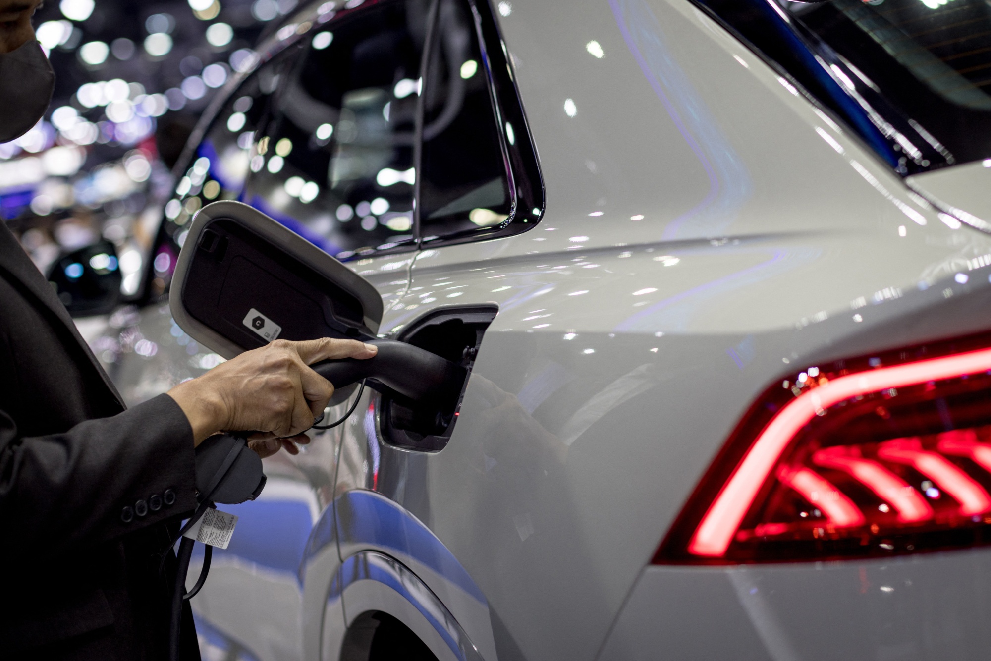 EV Charge Station Maker Charge Enterprises Files Bankruptcy - Bloomberg