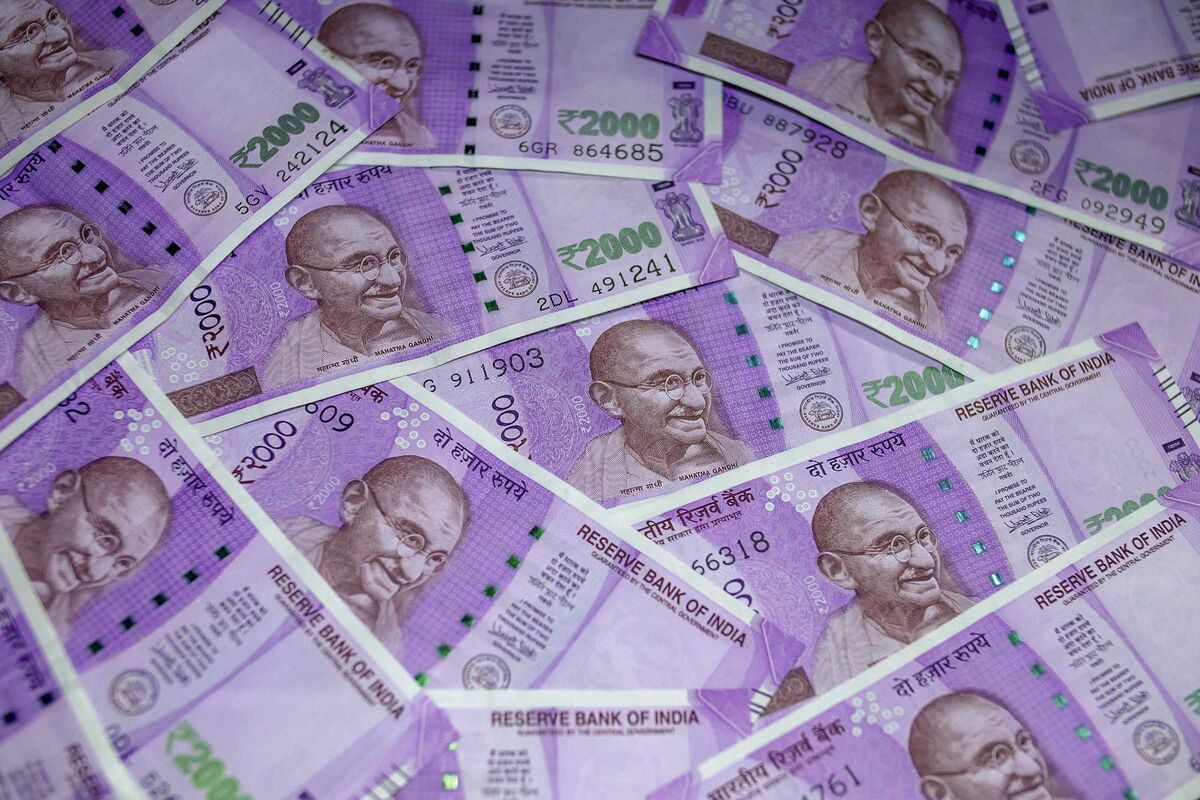Rupee Set for Best First Quarter Since 1975 Thanks to Foreign Flows ...