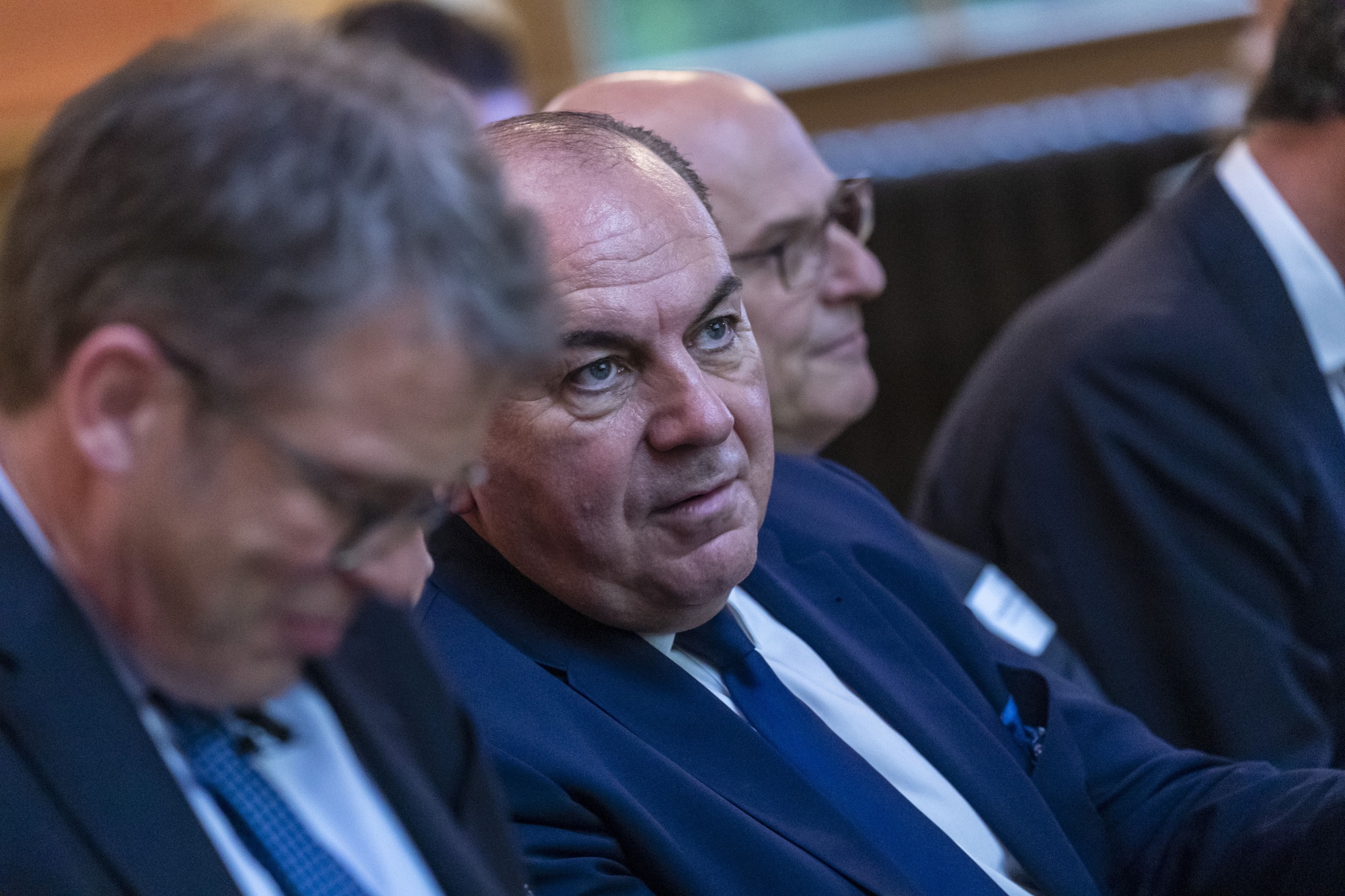 UBS and Deutsche Bank: How Chairmen Make a Difference - Bloomberg