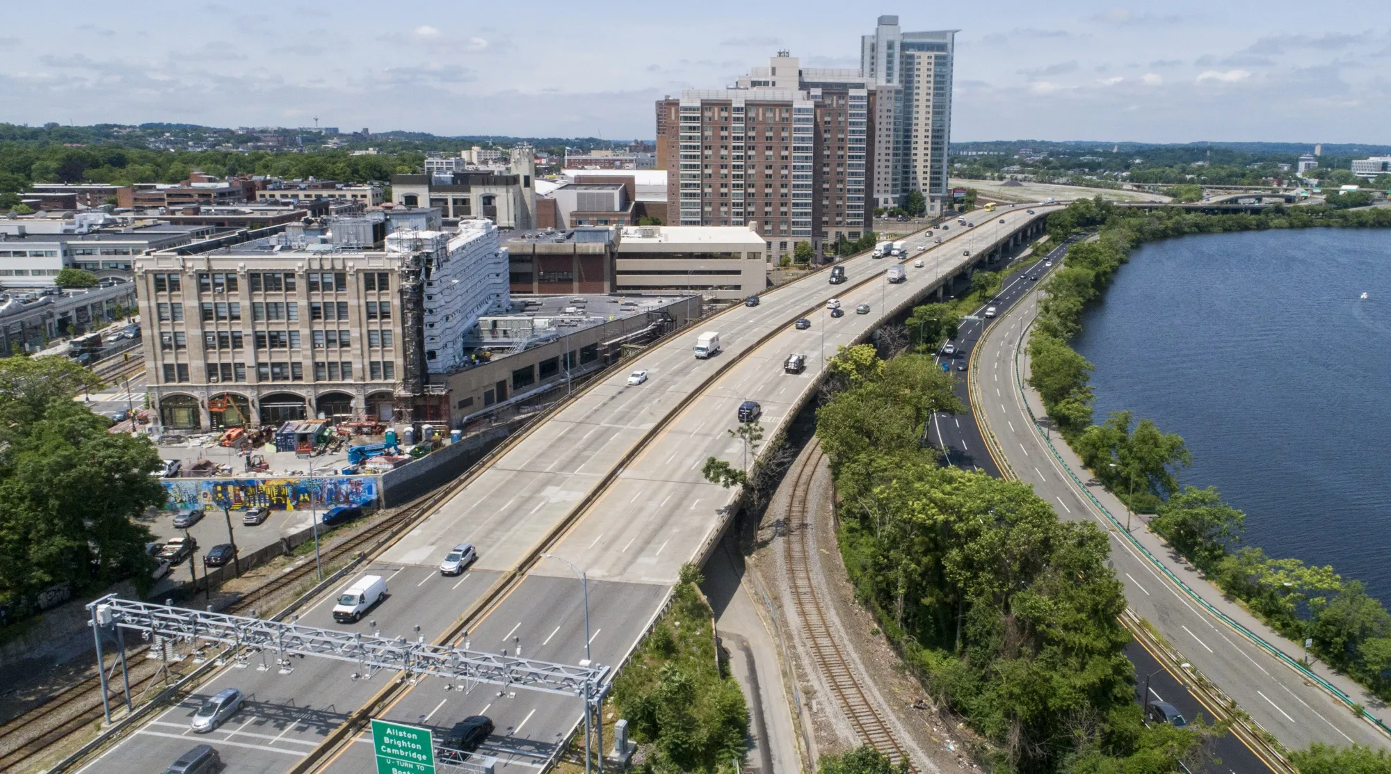 Trump to Terminate $327 Million in Massachusetts Transit Funds - Bloomberg