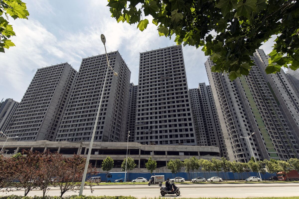 A Top China Hedge Fund Cuts Bet on Property Stock as Sector Slumps ...