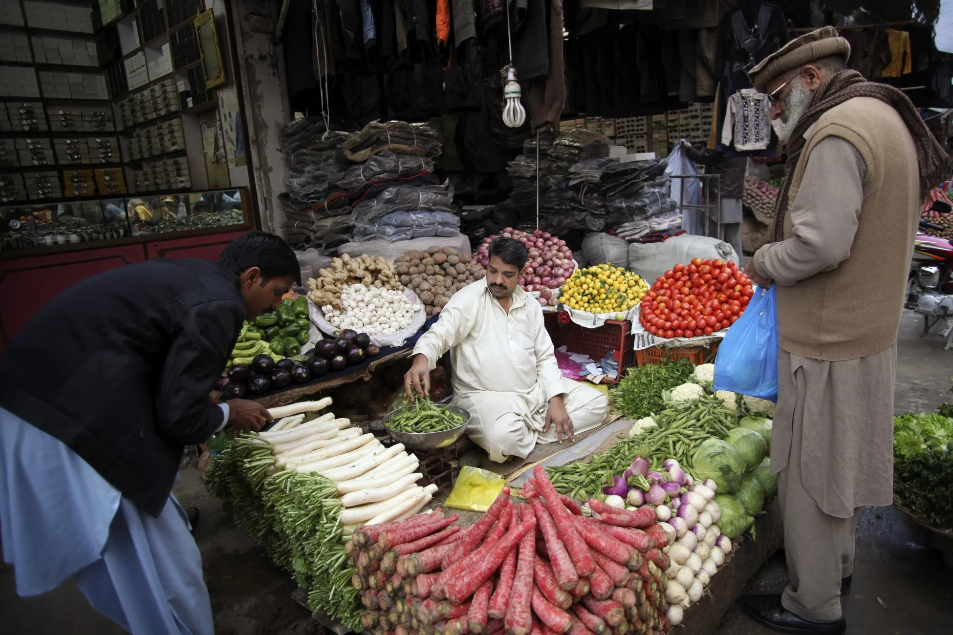 Inflation Not Deficits Is New Challenge for Pakistan Economy - Bloomberg