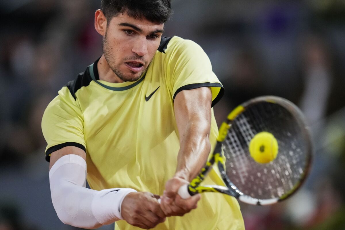 Carlos Alcaraz withdraws from Italian Open with right forearm injury ...