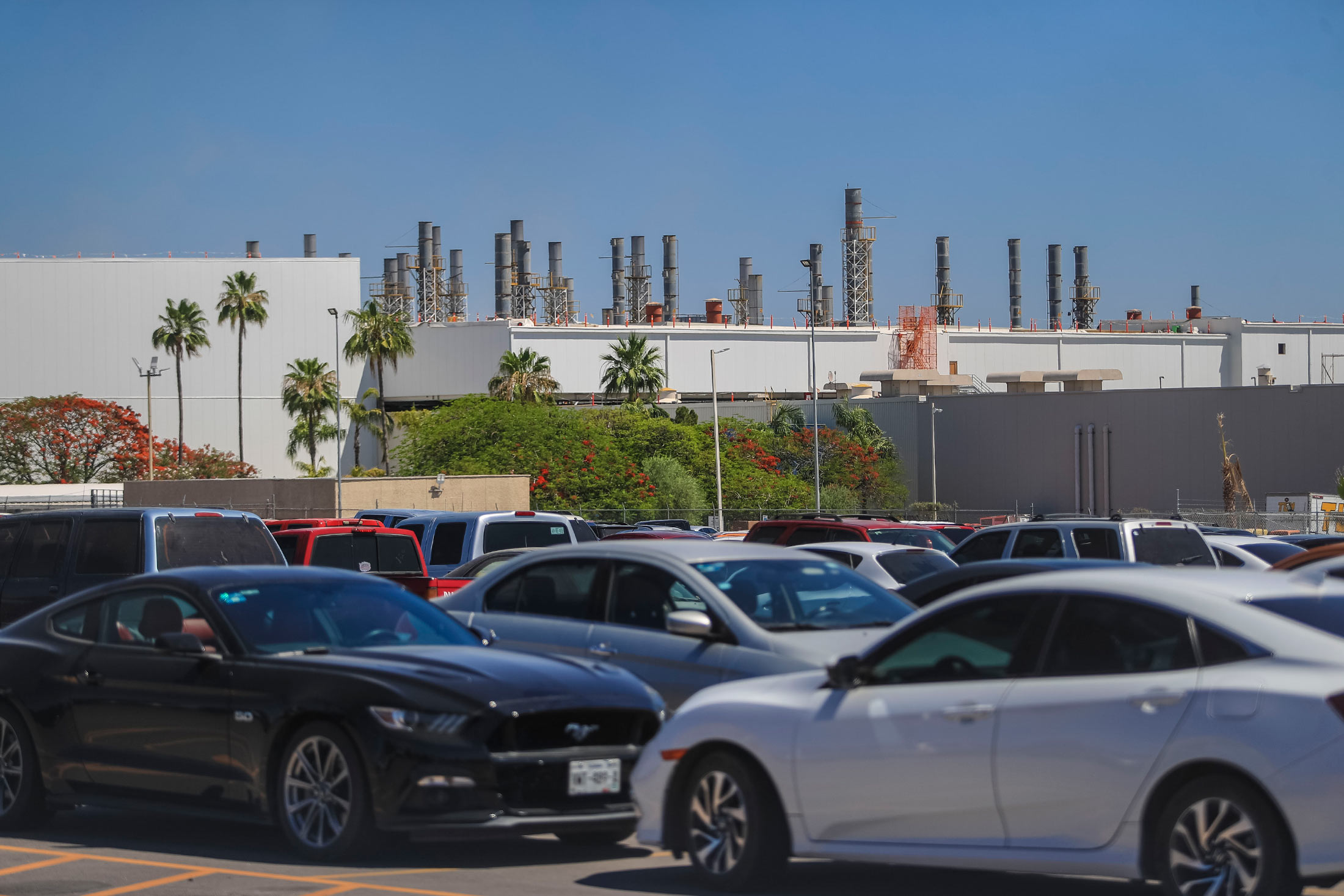 Ford Begins Production of New Small Pickup Truck in Mexico - Bloomberg