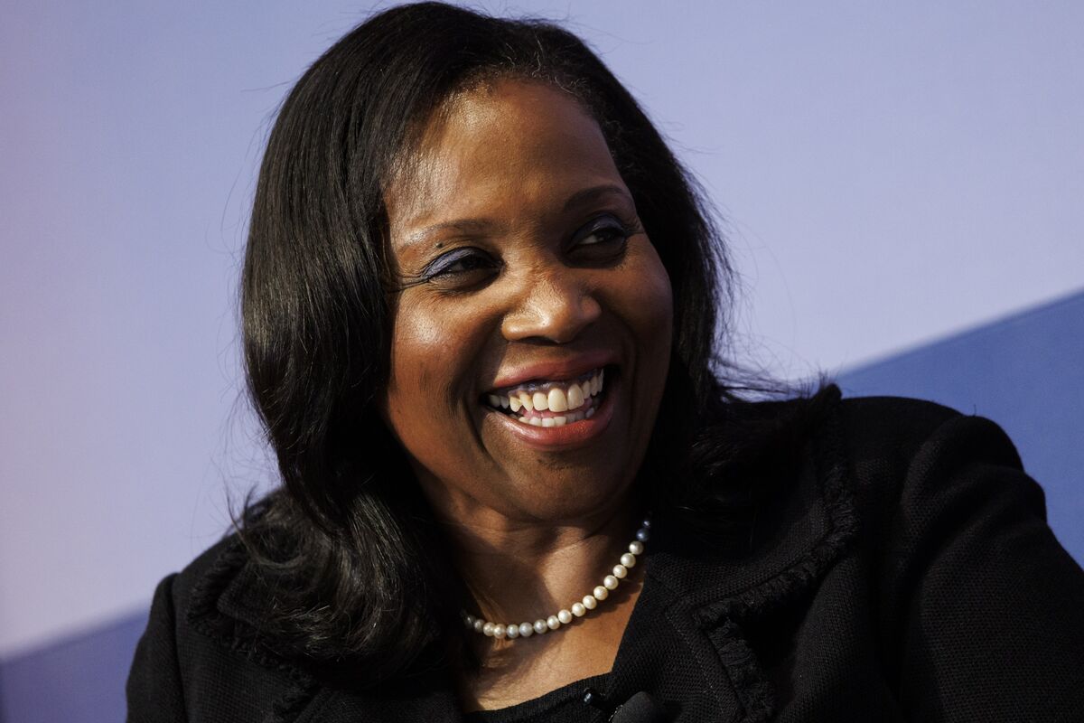 Fed’s Cook Says Assessing Tighter Credit, Strong Data for Policy ...