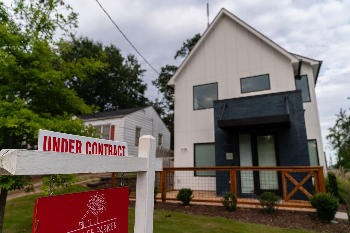 Pending Home Sales in US See Biggest Gain Since Summer 2020 - Bloomberg