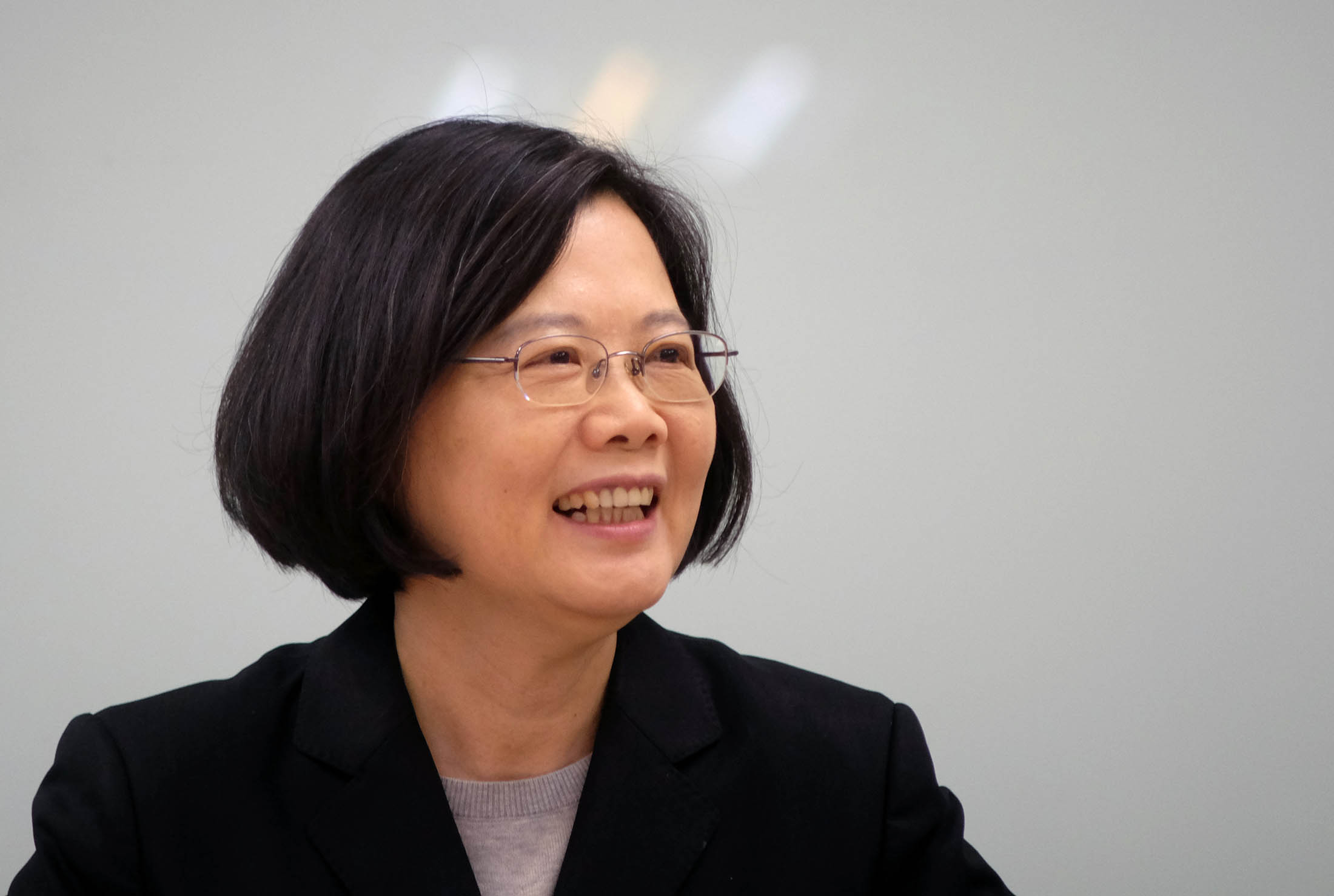 台湾総統：中国政府は威圧的戦術に逆戻り、一段と難しい関係に - Bloomberg