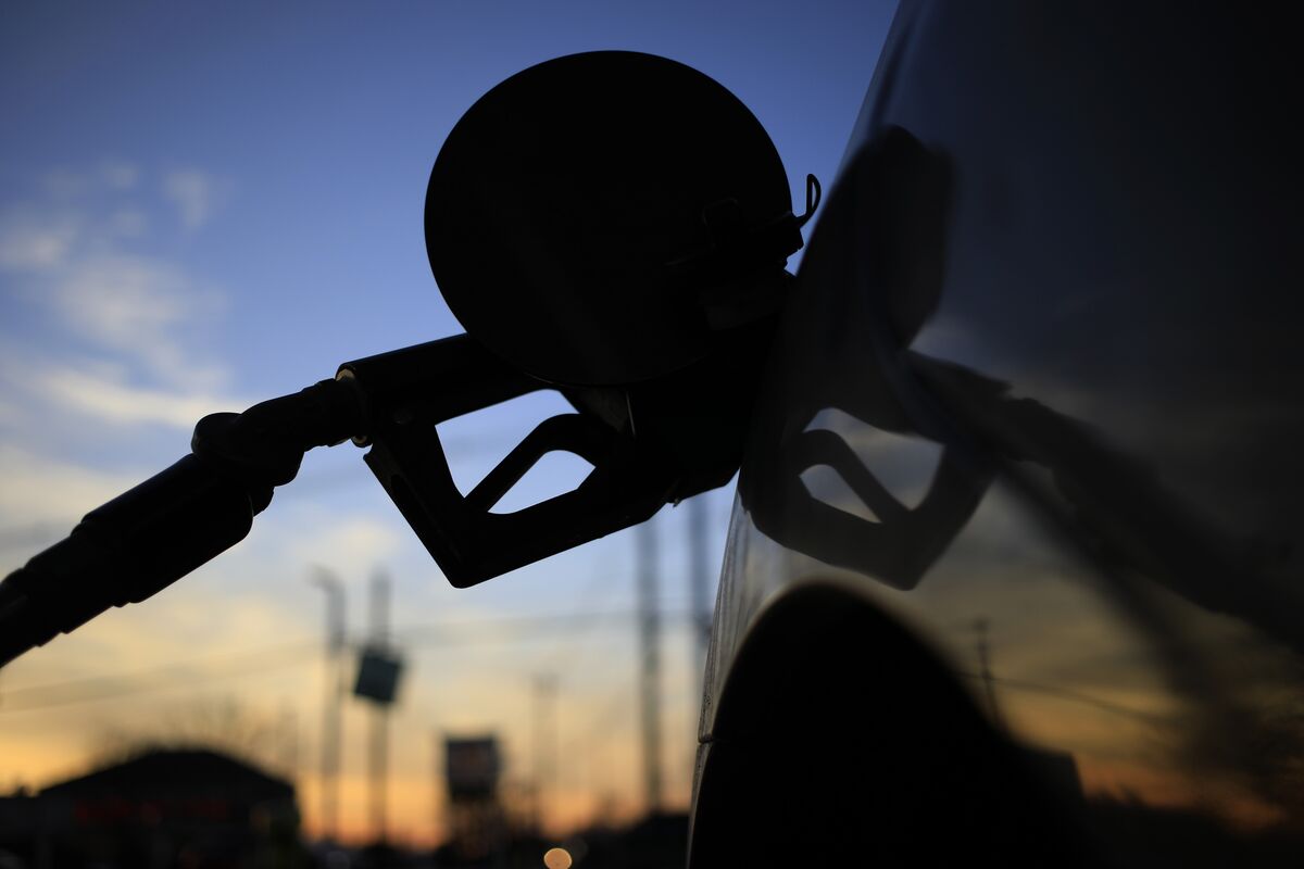 A Biden Emergency Oil Release May Fail to Dent Gasoline Price - Bloomberg