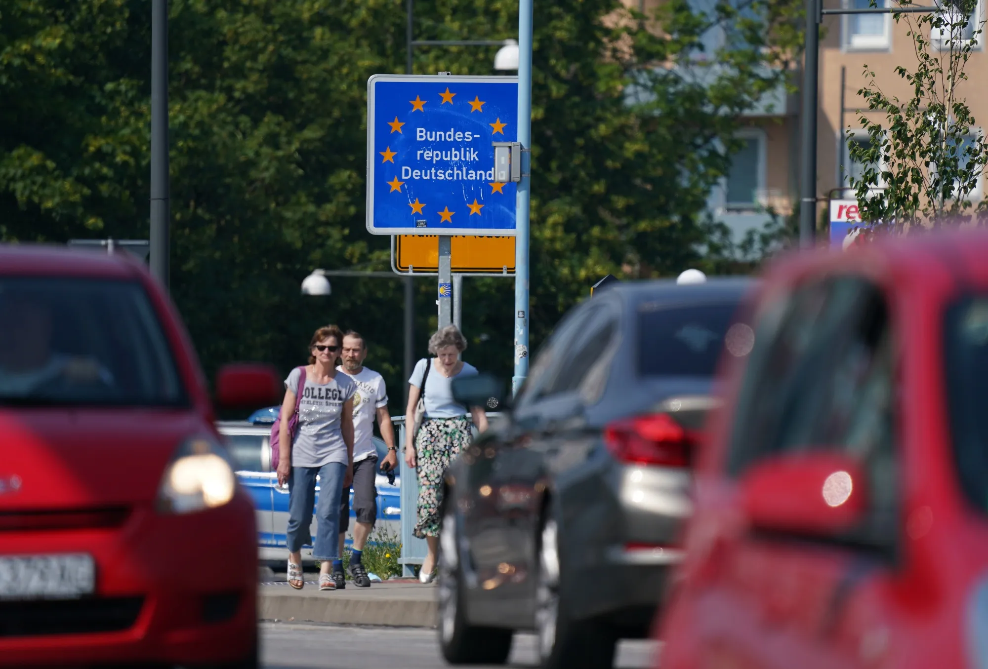 Poland Slams Germany Over Threat to Impose Border Checks - Bloomberg