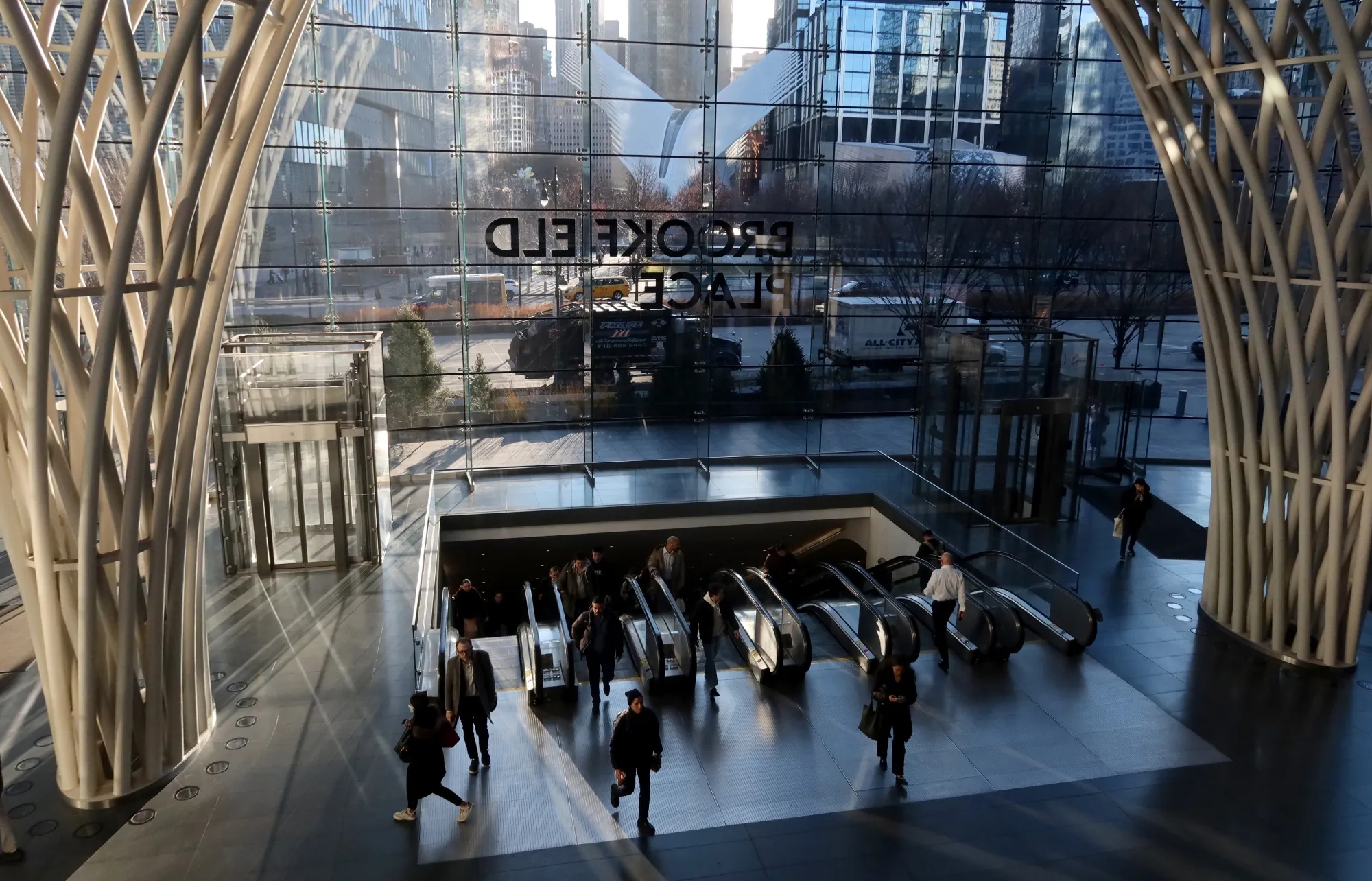 Moody’s to Move Headquarters to Brookfield Place in Manhattan - Bloomberg