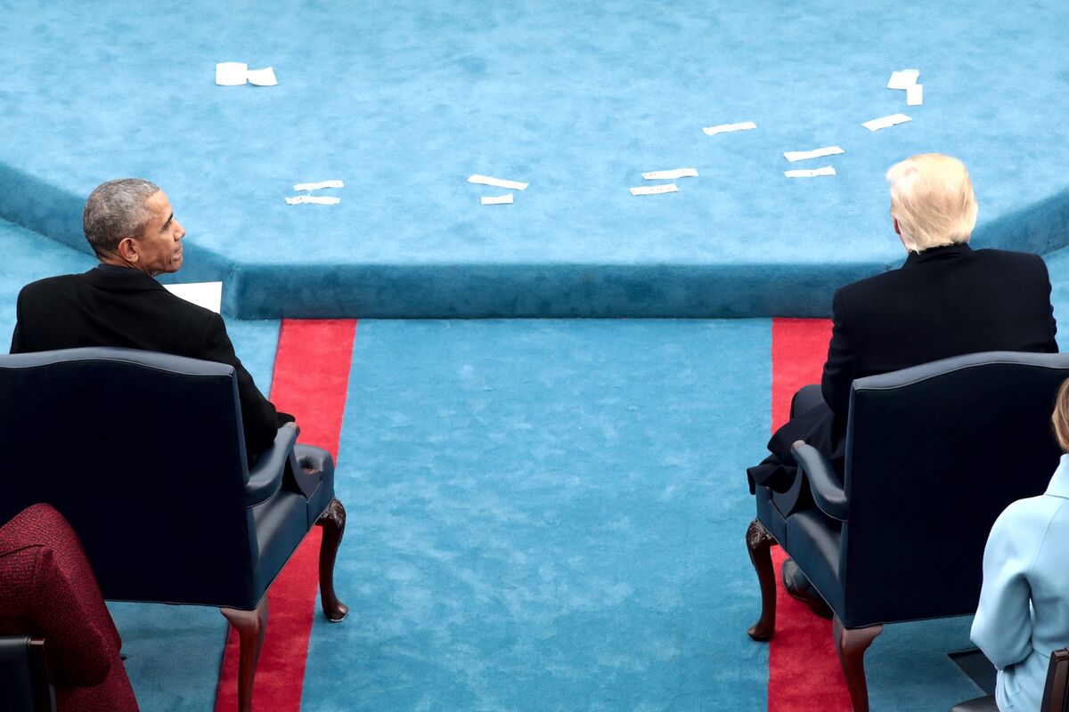 Obama Leads Country in Mourning When President Trump Won't - Bloomberg