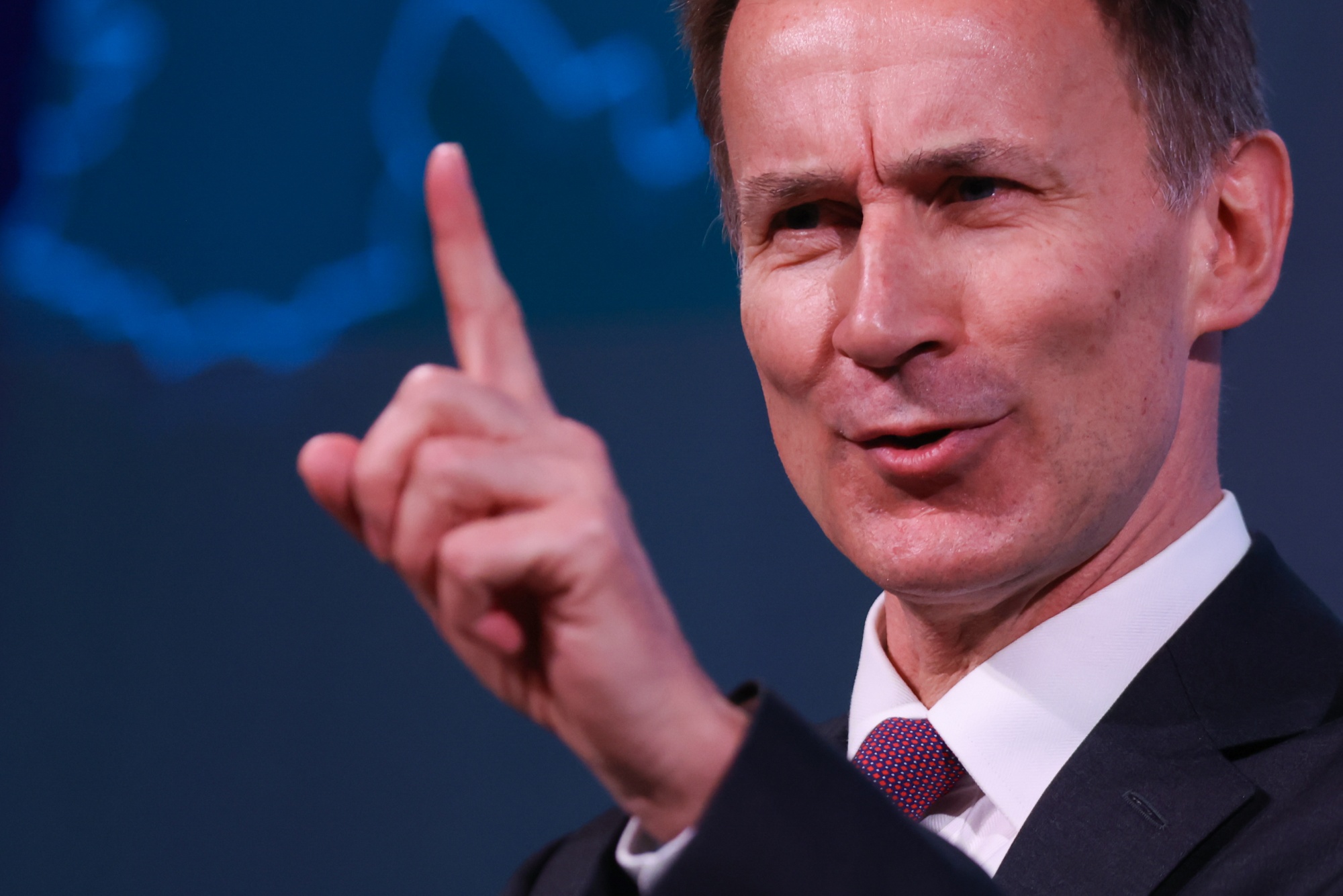 Jeremy Hunt Says HS2 Rail Line Will End in Central London - Bloomberg
