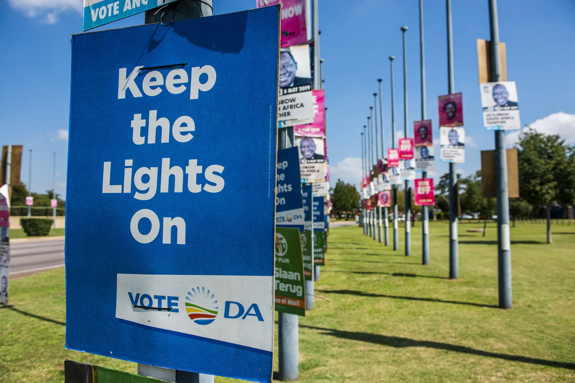 S. Africa's Main Opposition DA Is Said to Face Risk of Split - Bloomberg