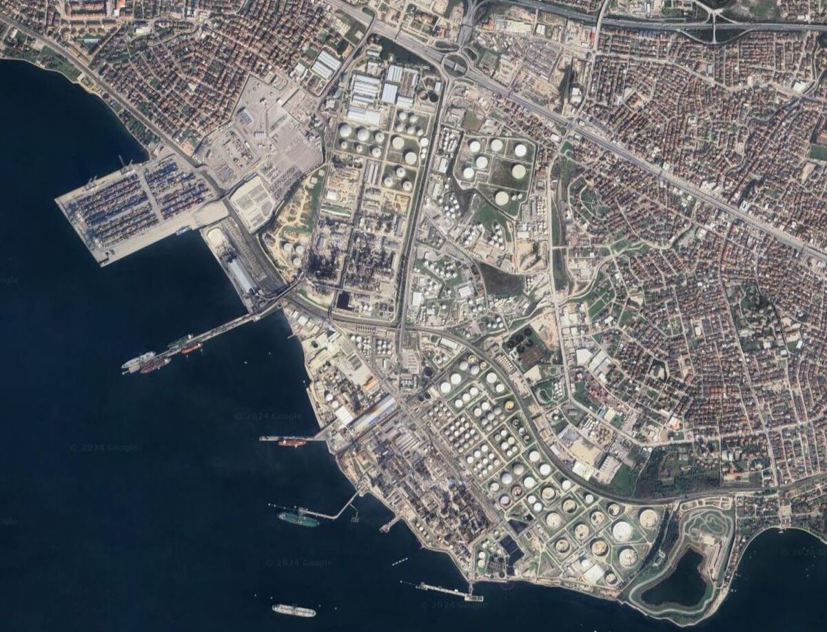 Tupras Refinery Operations Continue After Fire - Bloomberg