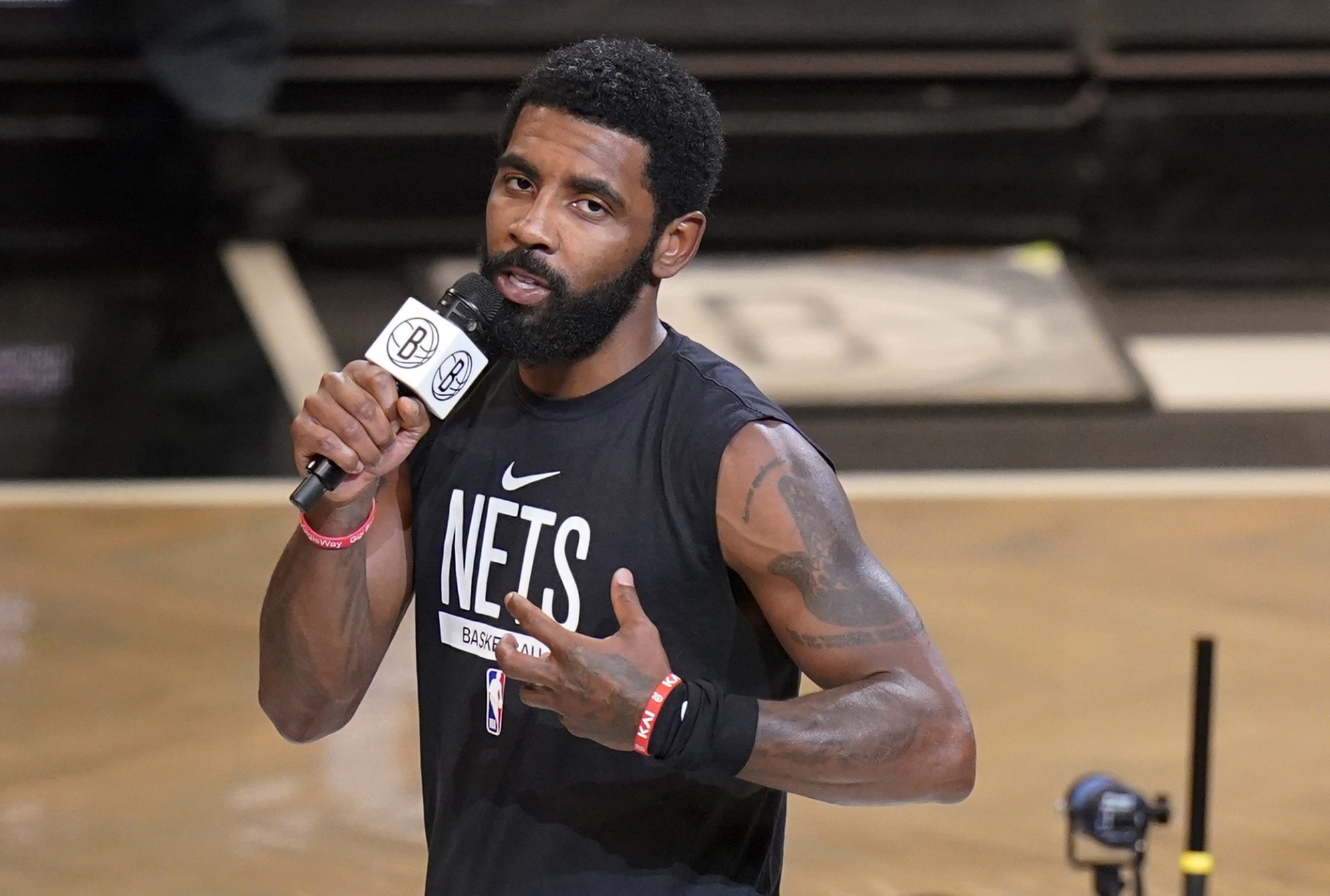 Nets Coach Vaughn Has No Update on When Irving Might Return - Bloomberg