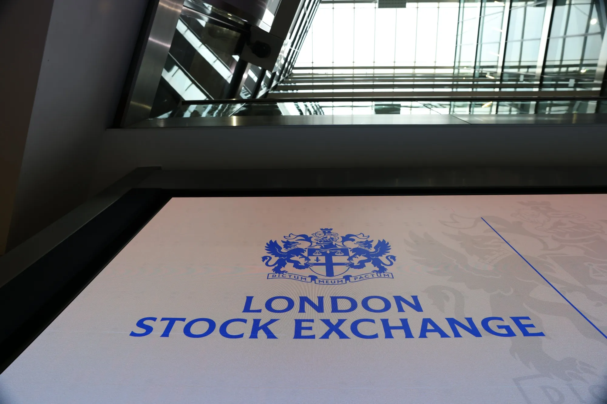 FTSE 100: WE Soda Plans IPO, Glencore to Improve Bid for Teck - Bloomberg