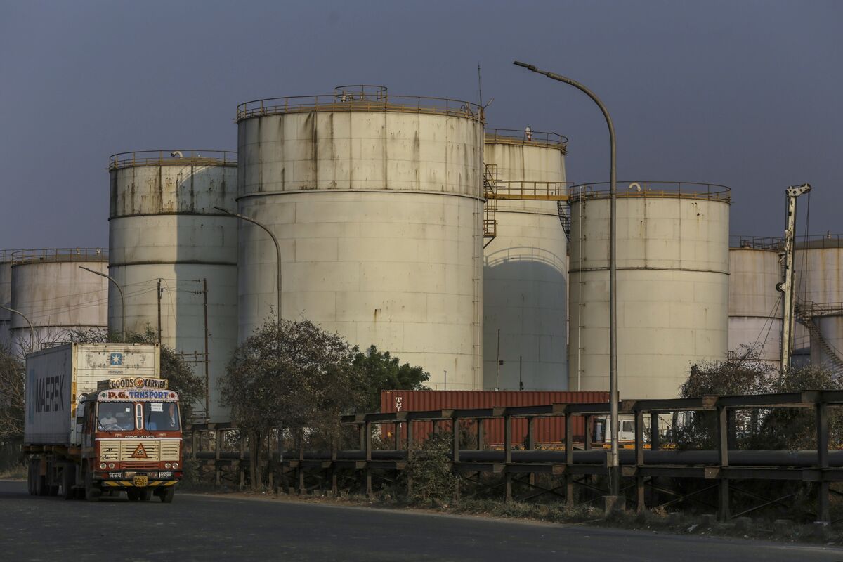 Chennai Petroleum in Talks to Raise $3.3 Billion for Refinery - Bloomberg
