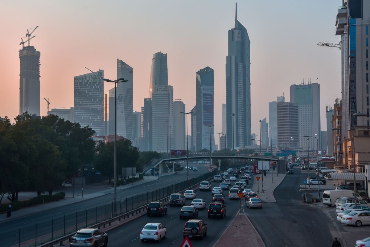 Kuwait Discusses Steps to Lower Emissions as Temperatures Rise - Bloomberg