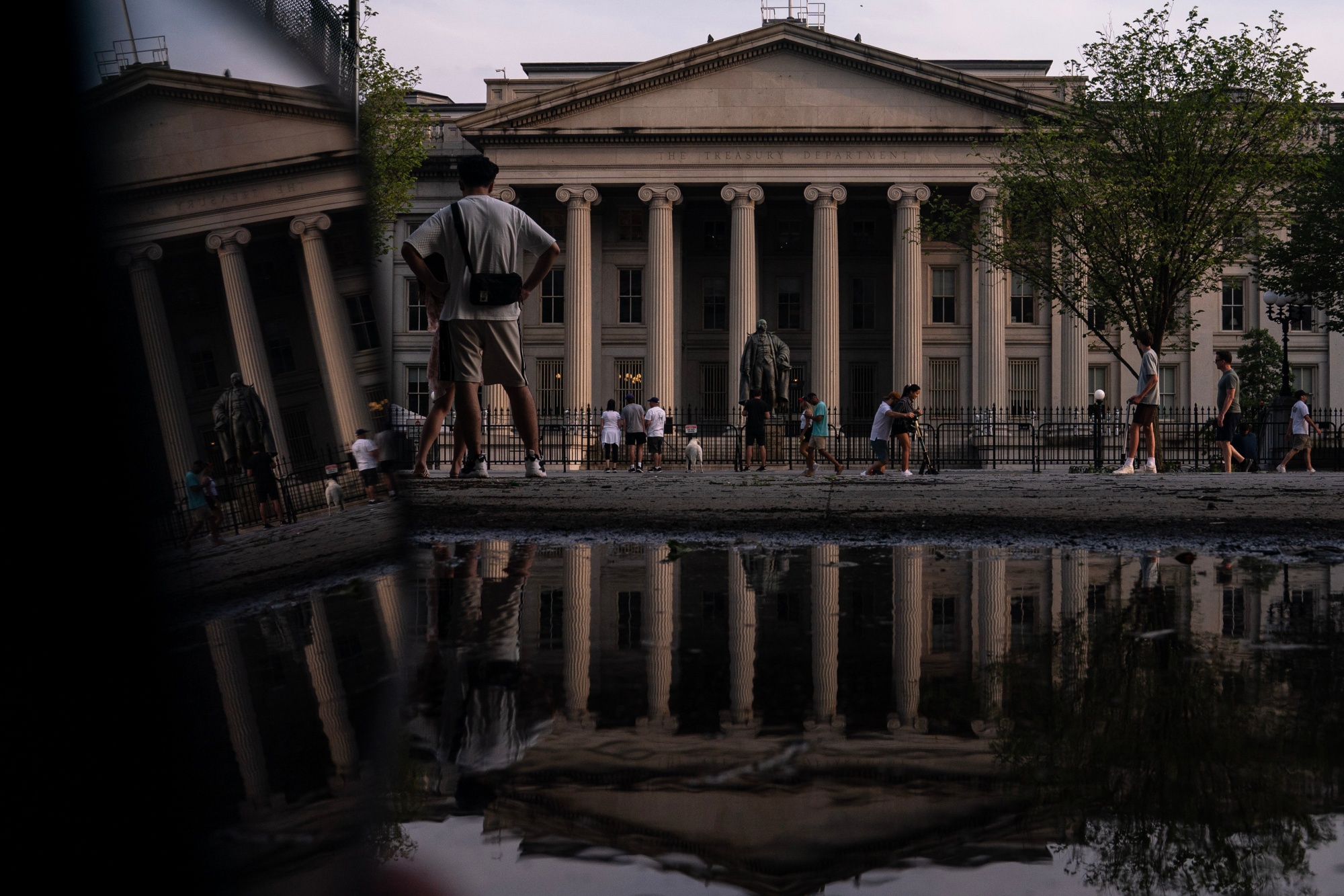 20-Year US Treasury Bond Auction Draws Strong Demand - Bloomberg