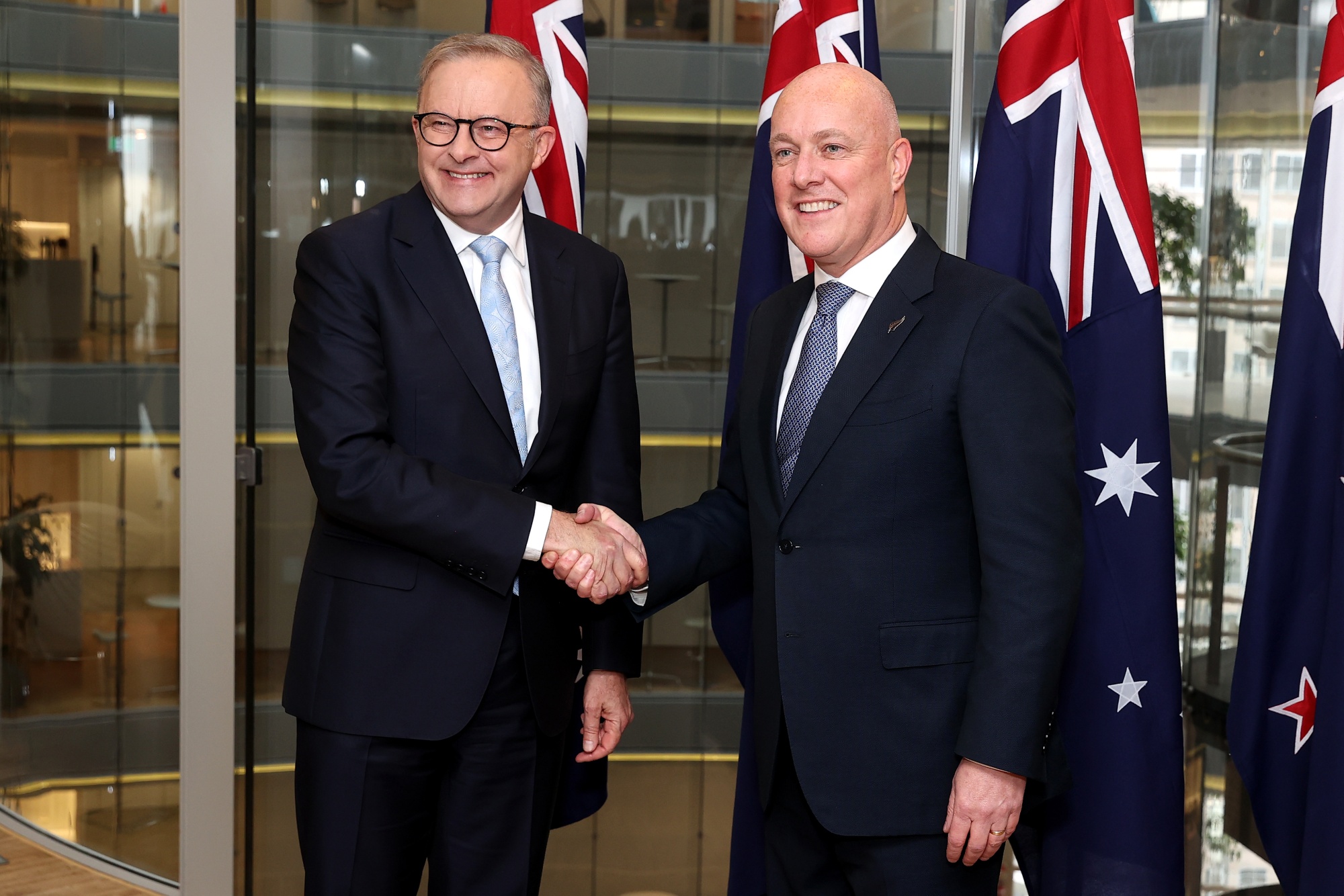 Australia's Albanese, New Zealand's Luxon Discuss Deepening Defense Ties, Aukus - Bloomberg
